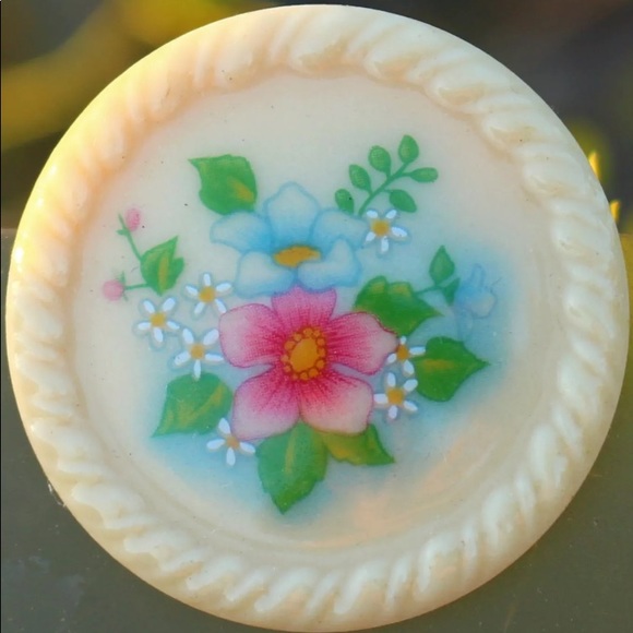Avon | Jewelry | Vintage Ceramic Floral Avon Hallmarked Brooch | Poshmark